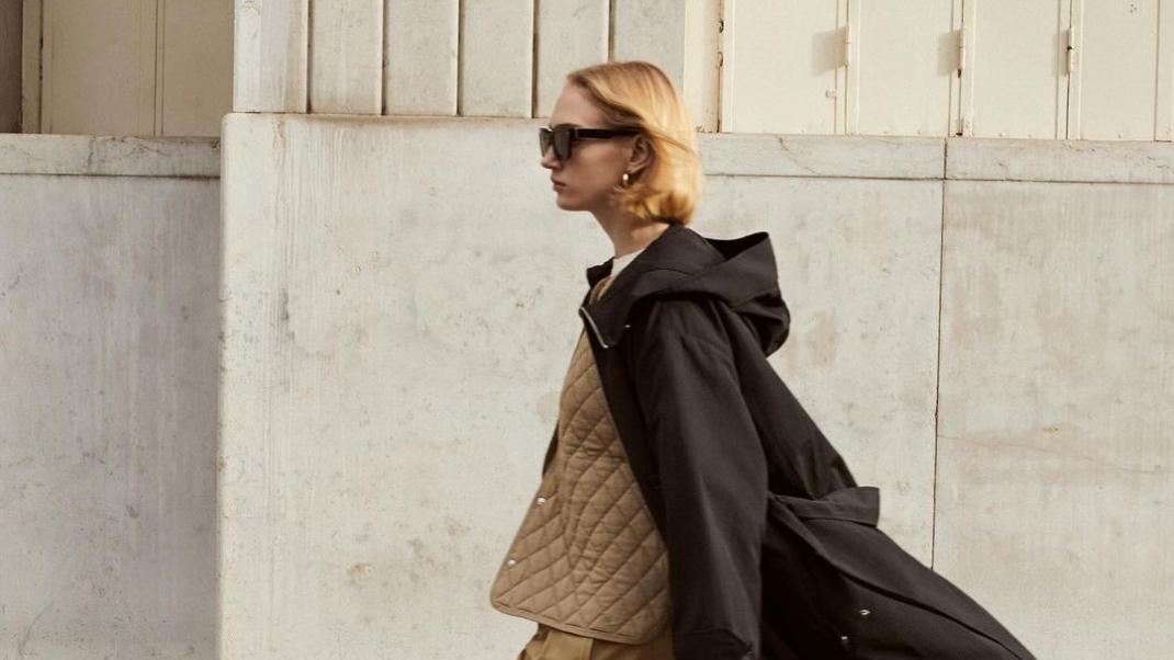 Το μαύρο μπουφάν από τα Massimo Dutti που θα κάνει πιο στιλάτο το χειμωνιάτικο ντύσιμο | BOVARY